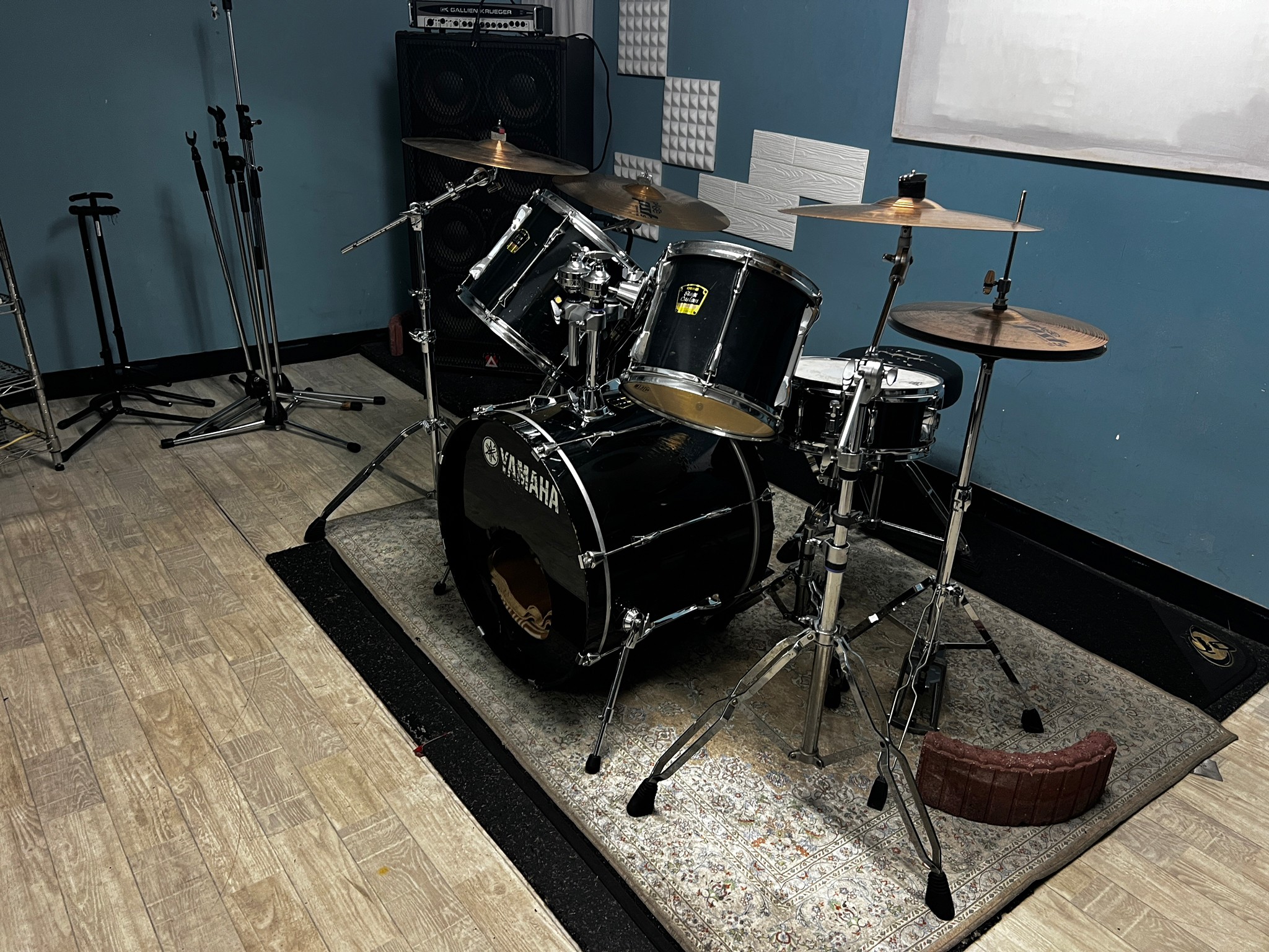 STUDIO Snake ｜椿音楽教室